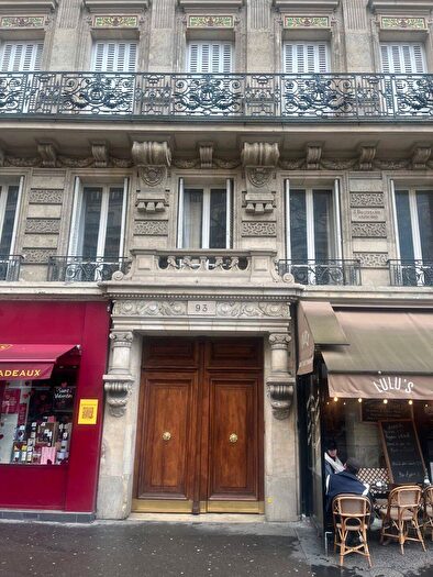 Appartement à louer - Chaillot, Paris ème arrondissement - 3 pièces - 2 chambres