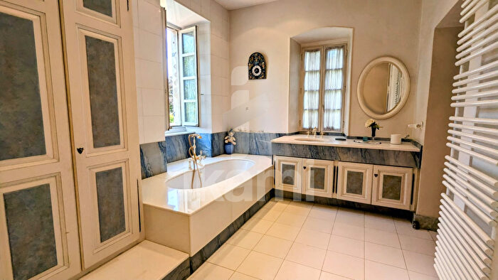 Maison à vendre - Saint-Sauveur - 14 pièces - 11 chambres