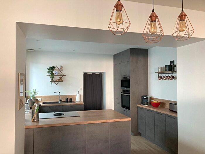 Maison à vendre - Lentilly - 4 pièces - 3 chambres