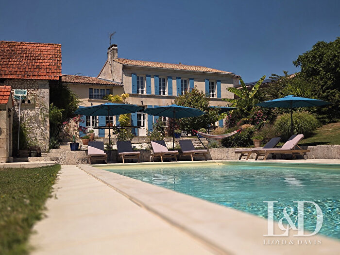 Maison à vendre - Chenac-Saint-Seurin-dUzet - 15 pièces - 8 chambres