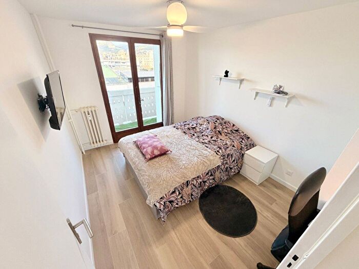 Appartement à louer - Champ de Mars, Toulon - 5 pièces - 4 chambres