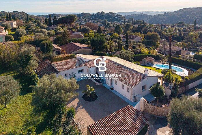 Maison à vendre - Vence, Sainte Elisabeth, Les Cayrons, Poutaouch - 8 pièces - 6 chambres