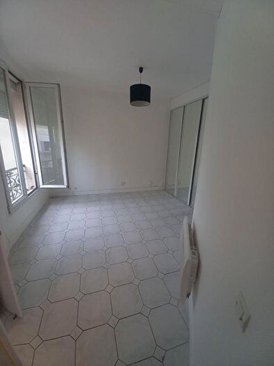 Appartement à louer - Garibaldi-Ottino-Porte de Saint Ouen, Saint-Ouen - 2 pièces - 1 chambre