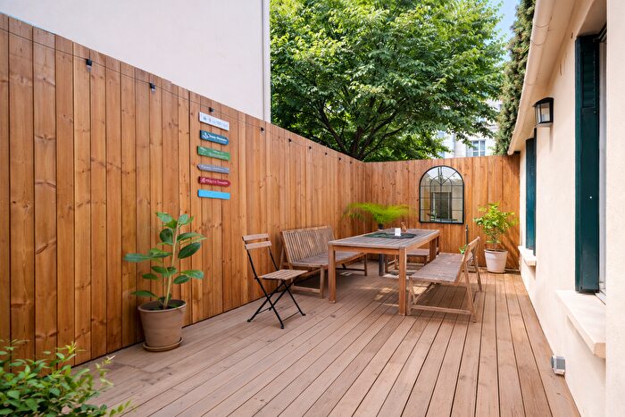 Appartement à vendre - Asnières-sur-Seine, Centre-ville - 3 pièces - 2 chambres