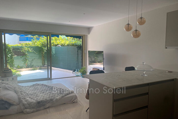 Cagnes-sur-Mer, La Gare, Les Plans, Hippodrome - Appartement 2 pièces à vendre