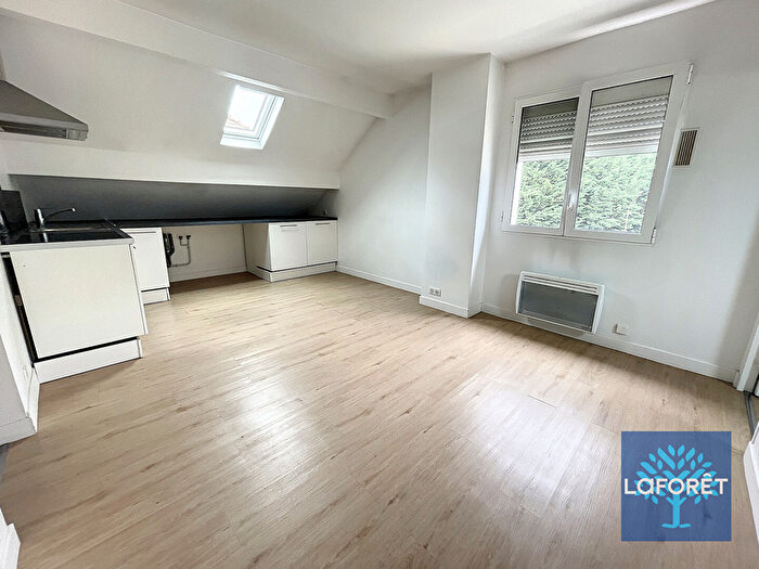 Appartement à louer - Brétigny-sur-Orge, Centre-ville - 2 pièces - 1 chambre