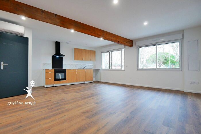 Appartement à louer - Aimargues - 3 pièces - 2 chambres