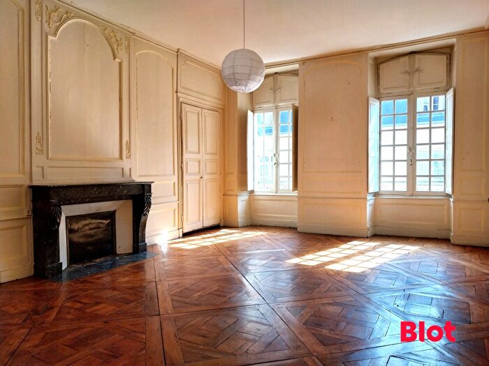 Appartement à vendre - Quartiers Centre, Centre-ville - 6 pièces - 4 chambres