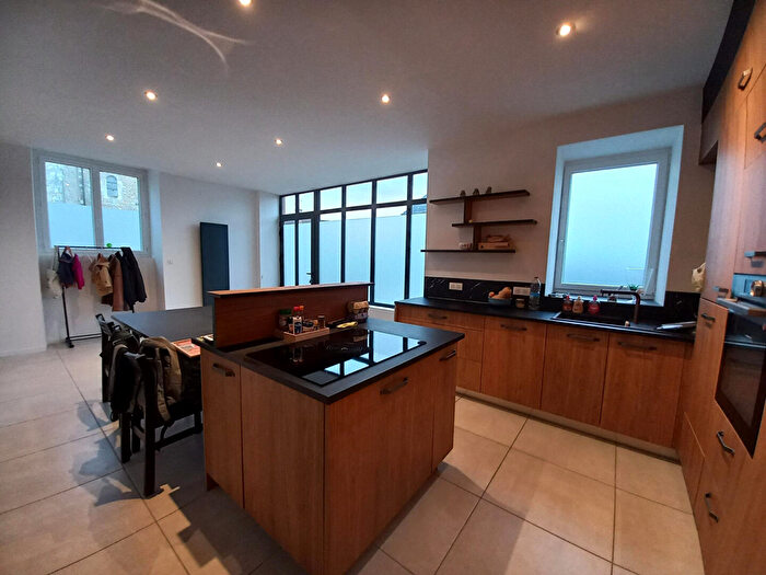 Maison à vendre - Courgenard - 7 pièces - 4 chambres