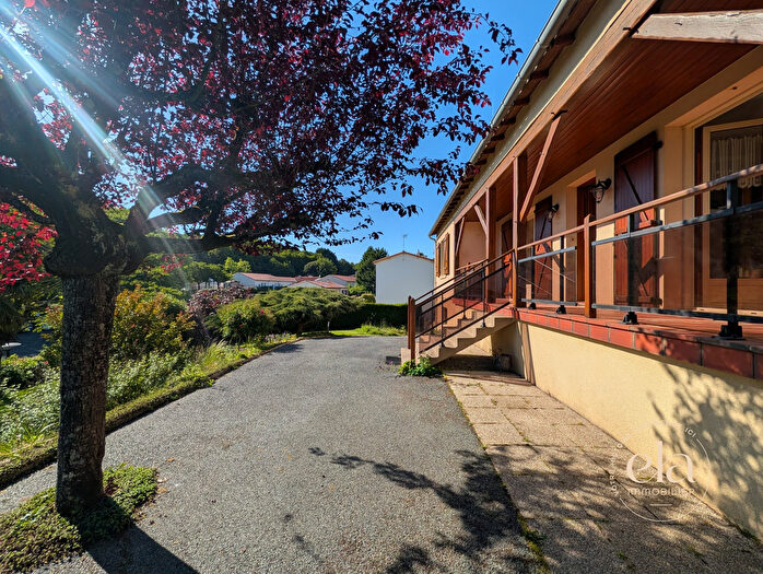 Maison 5 pièces à Pouzauges, à vendre