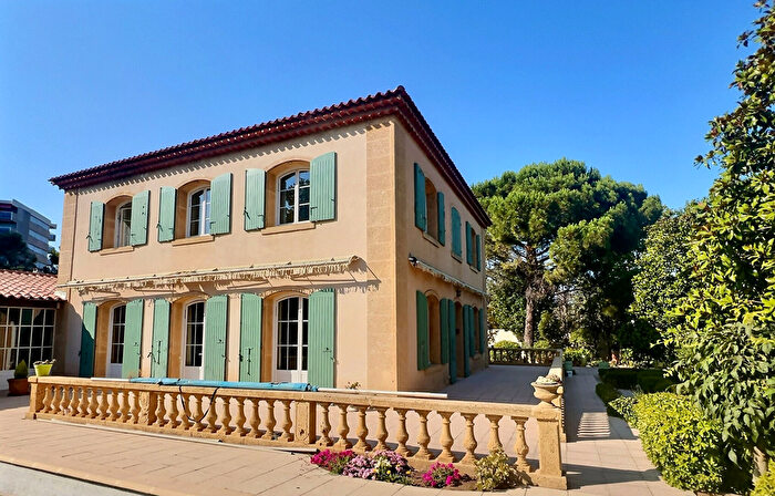 Maison à vendre - Marseille e , Sormiou - 10 pièces - 5 chambres