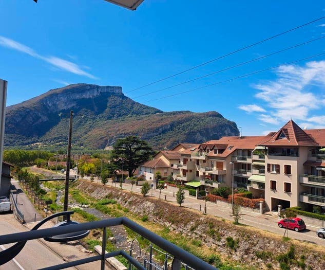 Le Bourg-La Jacquinière-Malossane-Saint Nizier, Voreppe : Appartement 3 pièces à louer