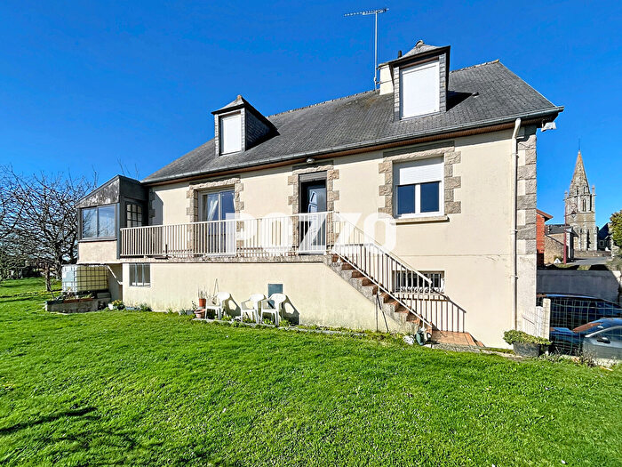Savigny-le-Vieux : Maison 8 pièces à vendre