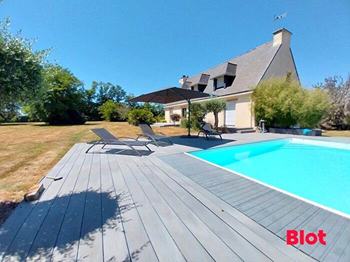 Maison 8 pièces à Caudan, à vendre
