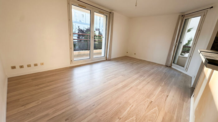Appartement 3 pièces à Évry, Bois Sauvage, à vendre