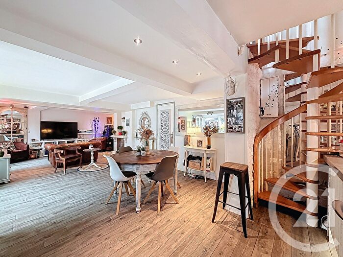 Maison 5 pièces à Villejuif, Haute-Buyères, Esselières, à vendre