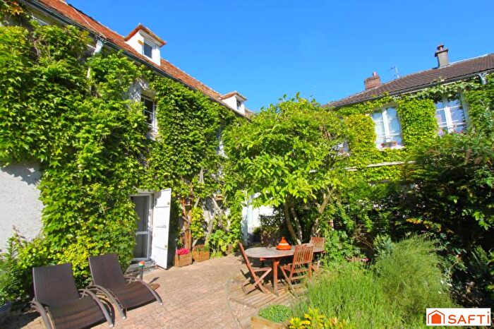 Le Mesnil-Saint-Denis : Maison 6 pièces à vendre