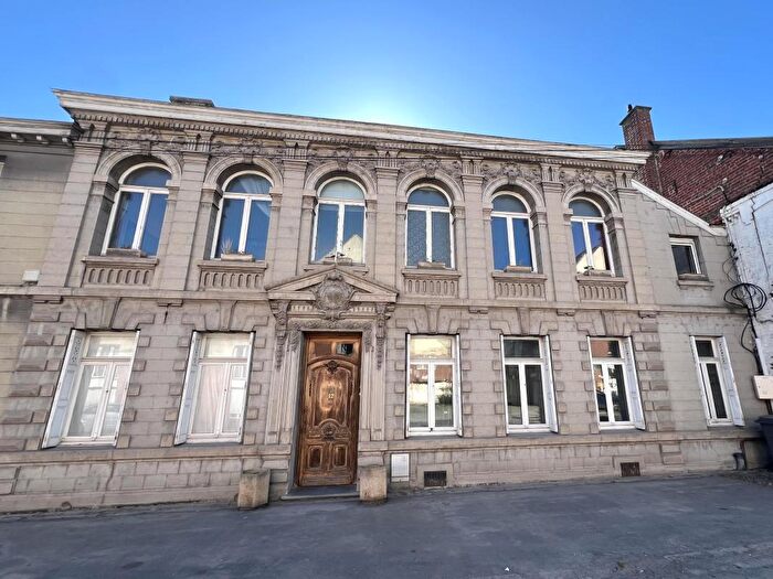 Maison à vendre - Valenciennes - 9 pièces - 6 chambres