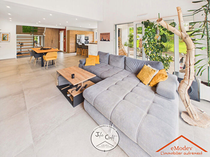 Maison 6 pièces à Bruyères, à vendre