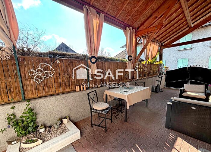 Maison à vendre - La Bâtie-Montgascon - 5 pièces - 3 chambres