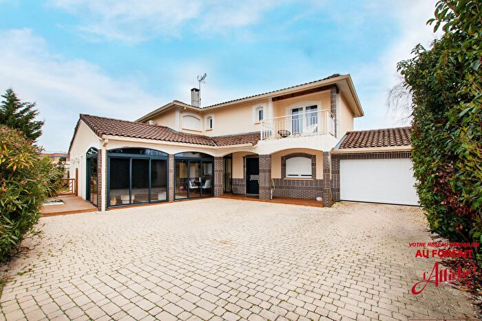 Maison à vendre - La Salvetat-Saint-Gilles - 6 pièces - 4 chambres