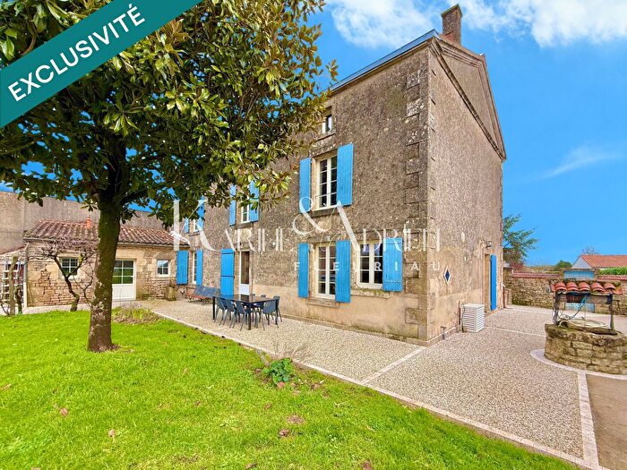 Maison à vendre - Saint-Hilaire-des-Loges - 8 pièces - 5 chambres