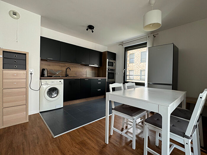 Appartement à louer - Saint-Cyr-lécole, Fontaine Saint-Martin - 3 pièces - 2 chambres