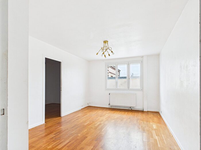 Appartement à vendre - La Chapelle-Saint-Luc, Vieille ville - 4 pièces - 3 chambres