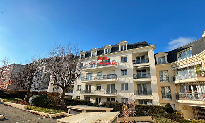 Appartement à vendre - Poissy, Les Capucines - 5 pièces - 3 chambres