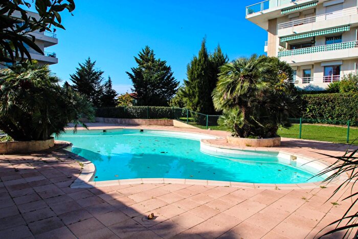 Appartement 1 pièce à louer - Saint-Laurent-du-Var, Jacquons, Plateaux Fleuris