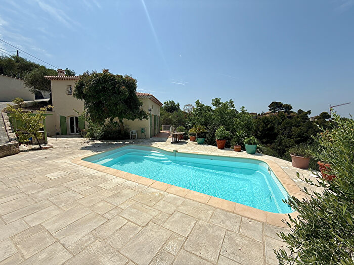 Maison 5 pièces à Castagniers, à vendre