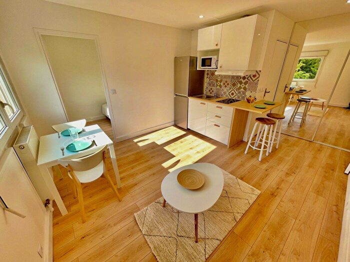 Saint Exupery, Villeneuve-la-Garenne : Appartement 2 pièces à louer