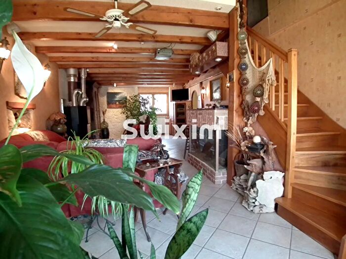 Maison à vendre - Lons-le-Saunier - 9 pièces - 5 chambres