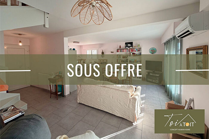 Maison à vendre - Laragne-Montéglin - 4 pièces - 3 chambres