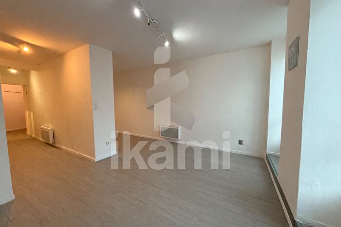 Appartement à vendre - Rive-de-Gier, Centre-ville, Baldeyrou, République - 1 pièce