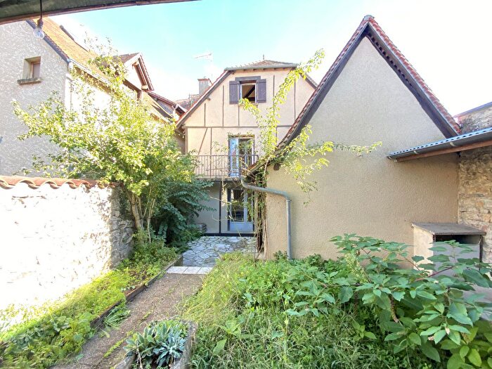 Maison 4 pièces à vendre à Bretenoux