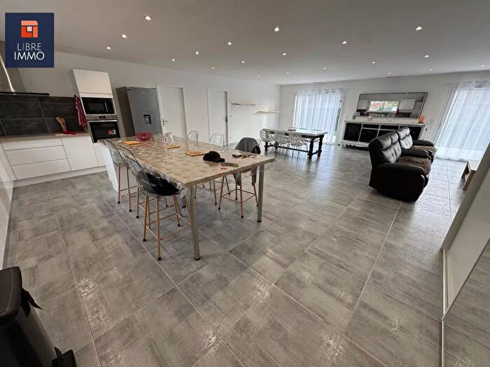 Maison à louer - Labastide-Cézéracq - 7 pièces - 5 chambres