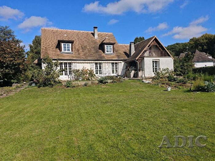 Maison à vendre - Ermenonville - 8 pièces - 6 chambres