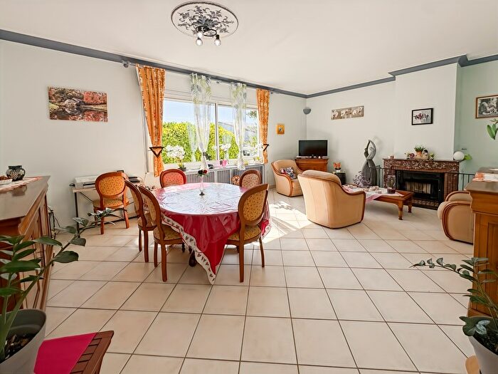 Maison 7 pièces à Valence-sur-Baïse, à vendre