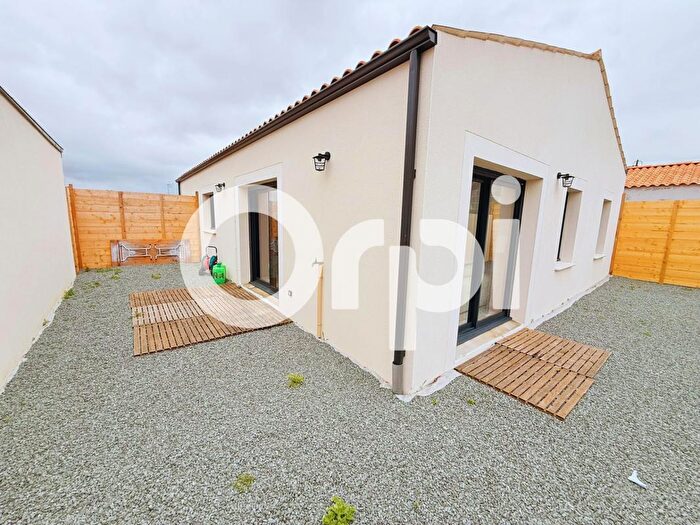 Maison à louer - Surgères - 4 pièces - 3 chambres