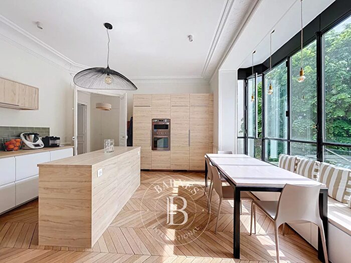 Appartement 7 pièces à louer à Paris 16ème, Muette-Nord, Trocadéro