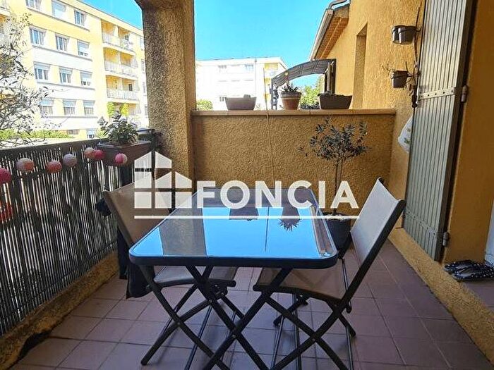 Appartement à louer - Gironde-Cabrieres-Boisfeuillet-Lampourde, Orange - 2 pièces - 1 chambre