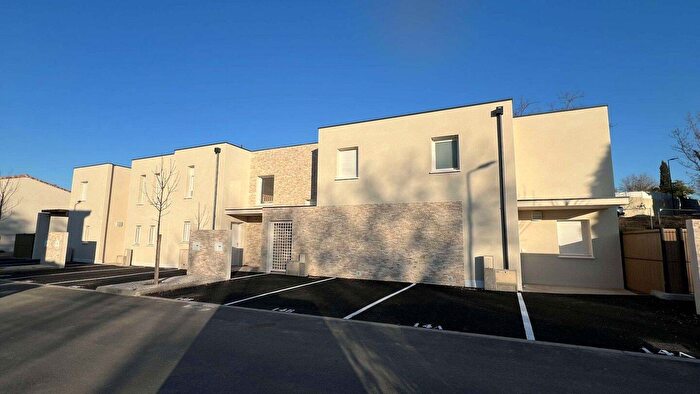 Maison à louer - Balaruc-le-Vieux - 3 pièces - 2 chambres