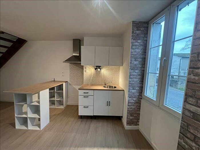 Maison 2 pièces à louer à Lignières