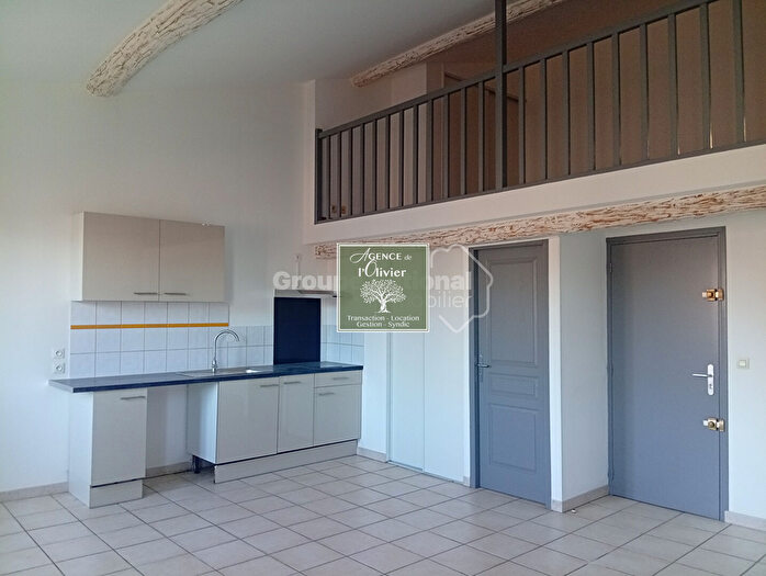 Beaucaire, Centre-ville : Appartement 2 pièces à louer