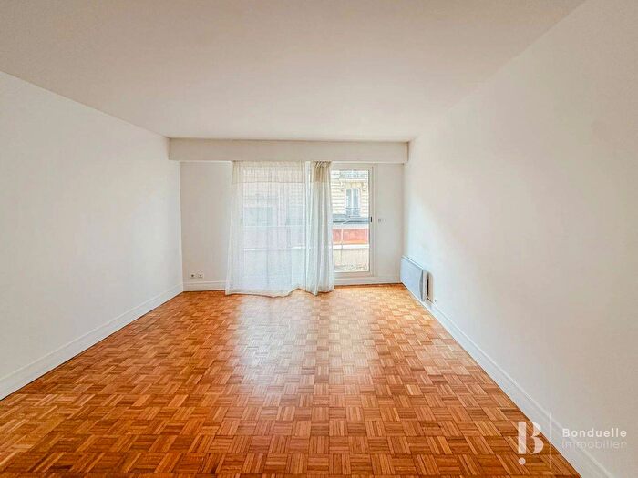 La Fourche-Guy Môquet, Paris 17ème arrondissement : Appartement 1 pièce à louer