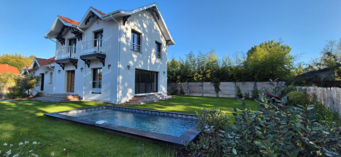 Maison à vendre - Andernos-les-Bains, Broustey, Falgouët - 5 pièces - 4 chambres