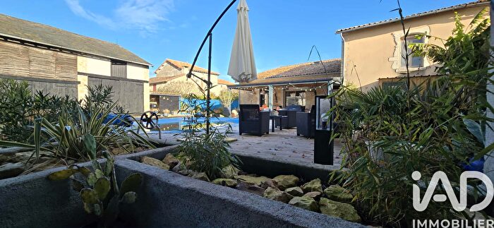 Maison à vendre - Saint-Sauvant - 7 pièces - 5 chambres