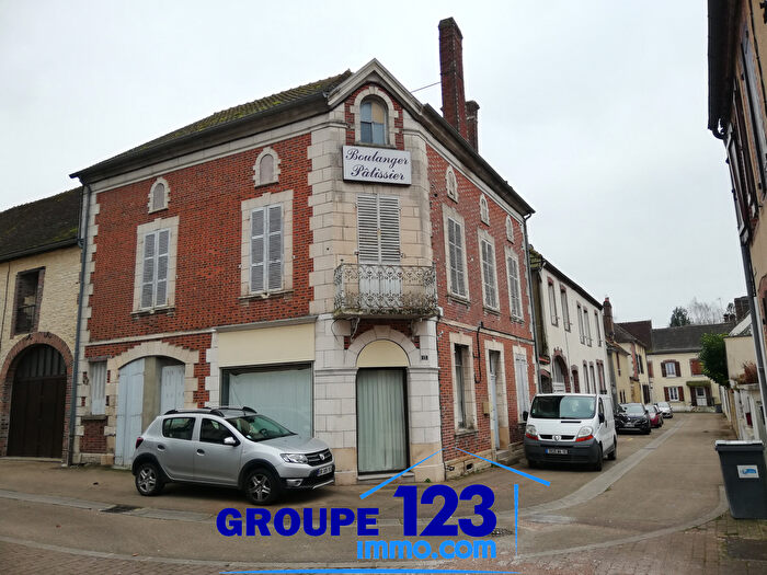 Maison à vendre - Aillant-sur-Tholon - 6 pièces - 3 chambres