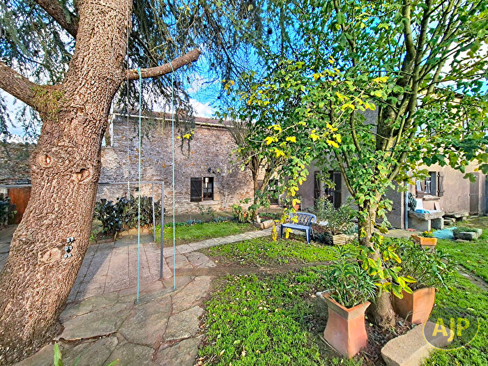 Maison à vendre - Saint-Hilaire-de-Loulay - 7 pièces - 4 chambres